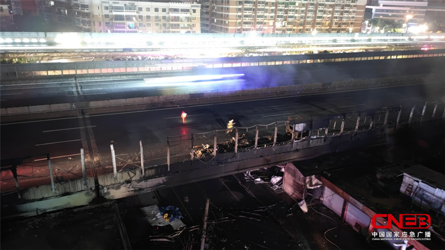 福建泉州一油罐车起火爆炸 国家应急广播