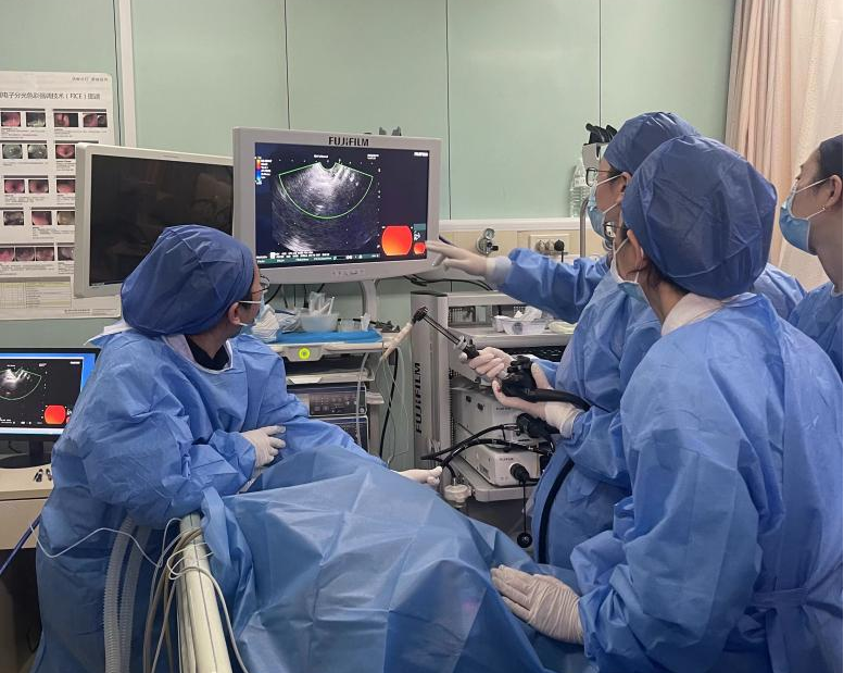 哈医大二院消化内科内镜下将胰腺和胃“搭桥”“架起”胰腺假性囊肿治疗新希望_央广网