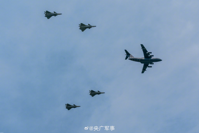 收藏！空军航空开放活动 多型战机编队“惊喜亮相”_央广网