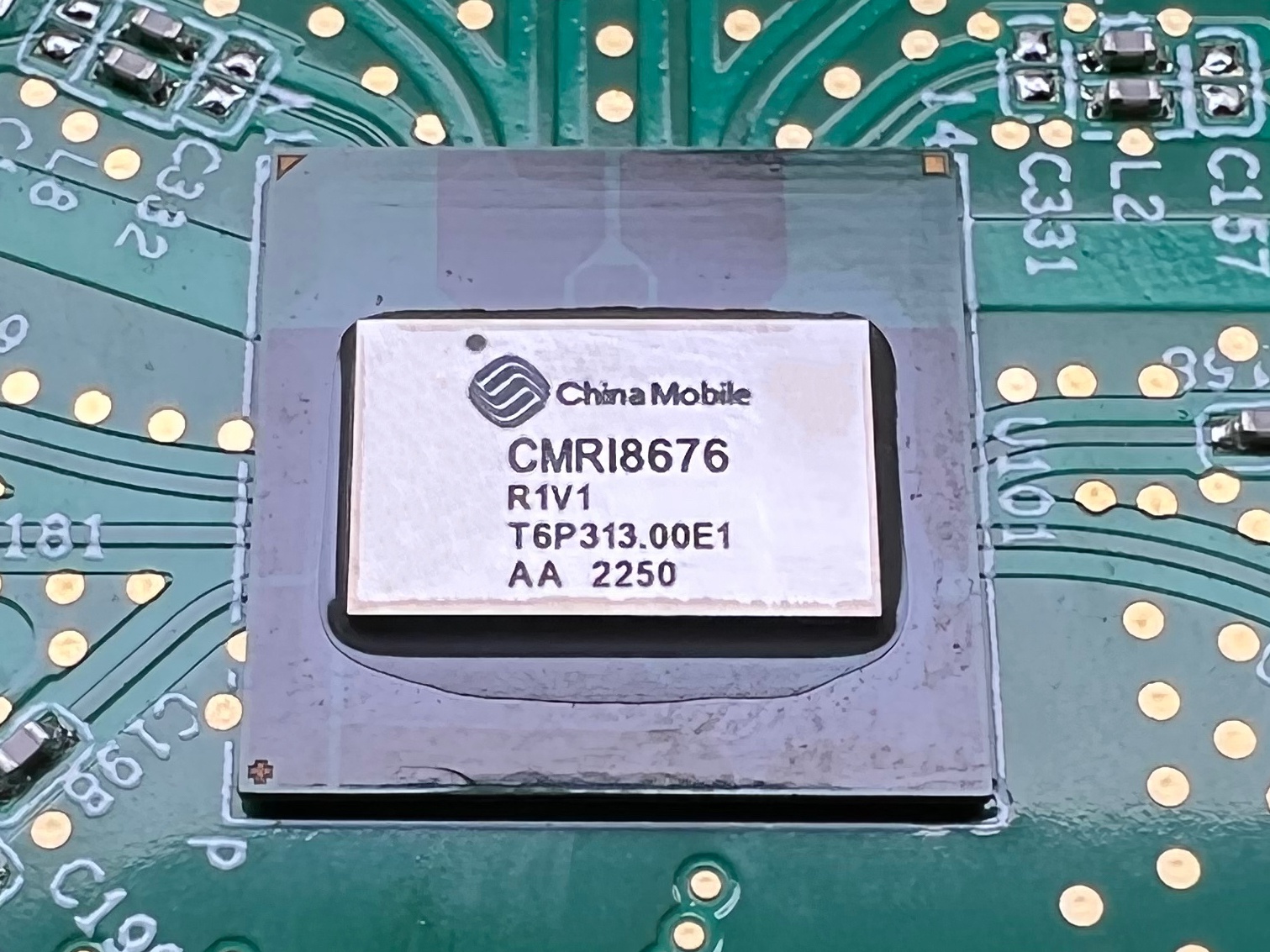 关键性突破！中国移动发布“破风8676”可重构5G射频收发芯片_央广网