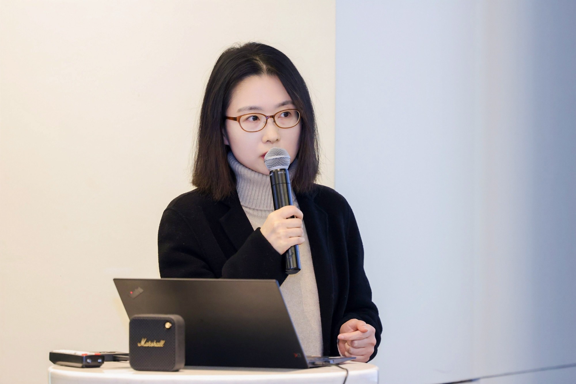 AI发展与治理创新研讨会召开 阿里巴巴发布AIGC白皮书_央广网