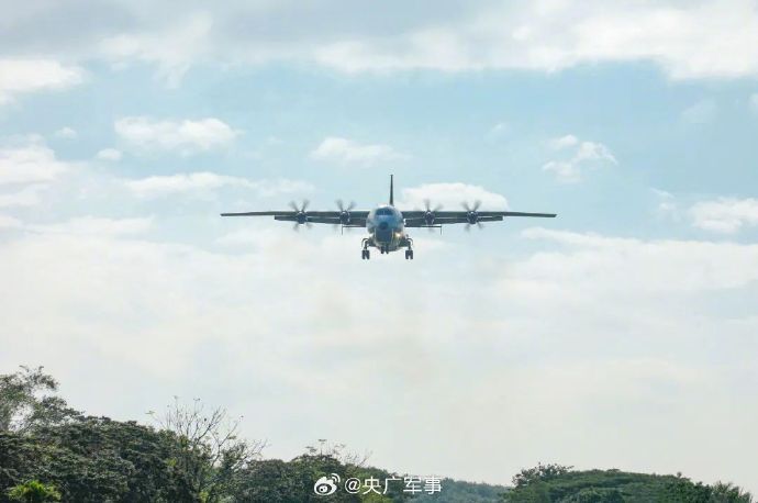 搏击长空！海军航空兵霸气开飞_央广网