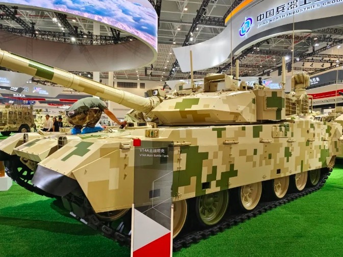 谁说坦克和无人机不能做“朋友”？_央广网