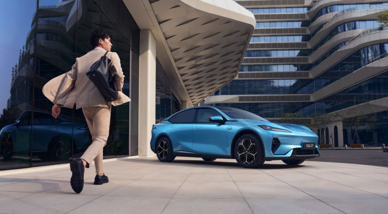 13.59万元起售 2026款深蓝L07焕新上市_央广网