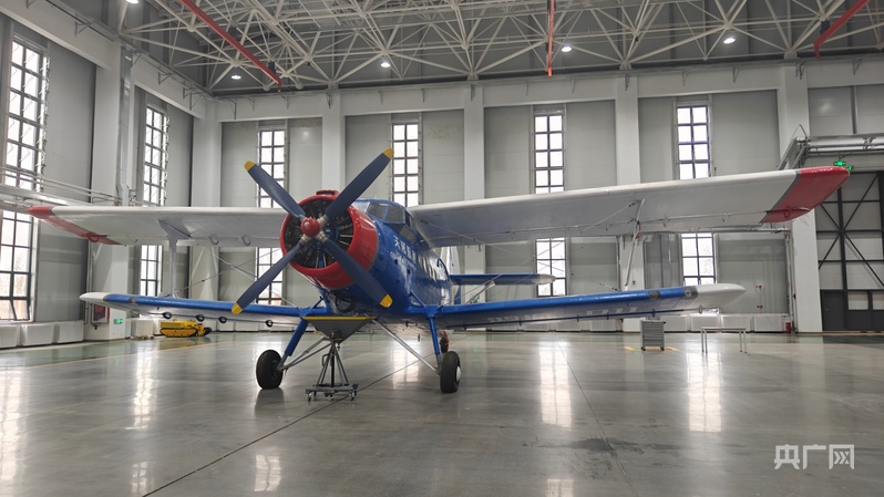 天山之翼振新质 无人机领航兵团造_央广网