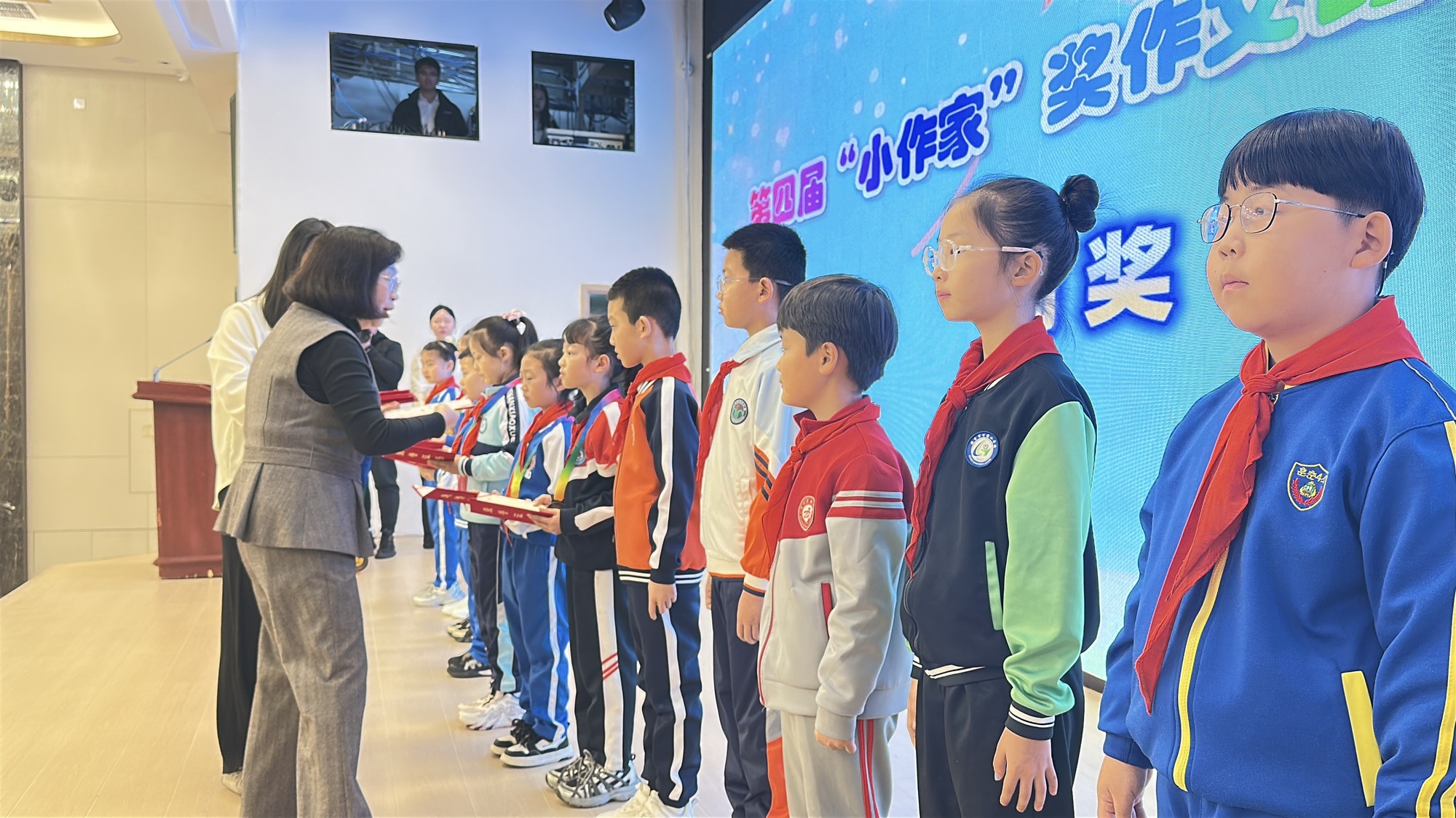 第四届“小作家”奖作文比赛颁奖仪式在延吉举行_央广网