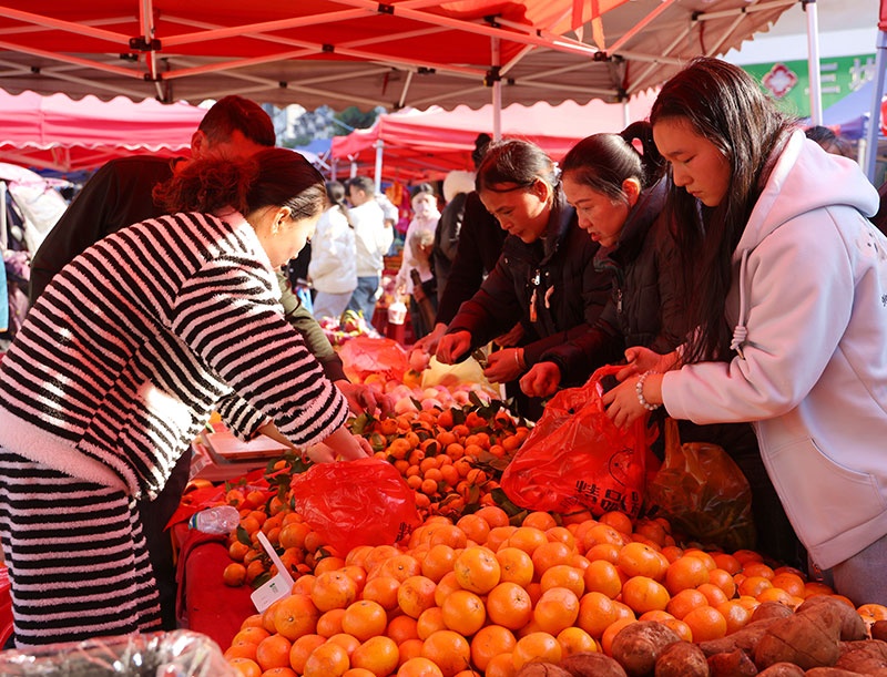 江西上栗：小集市温暖乡亲“小生活”_央广网