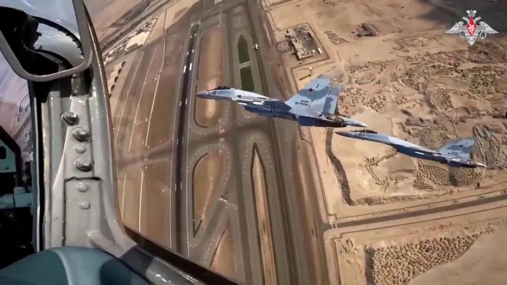 普京出访，俄战机挂弹全程伴飞！_央广网