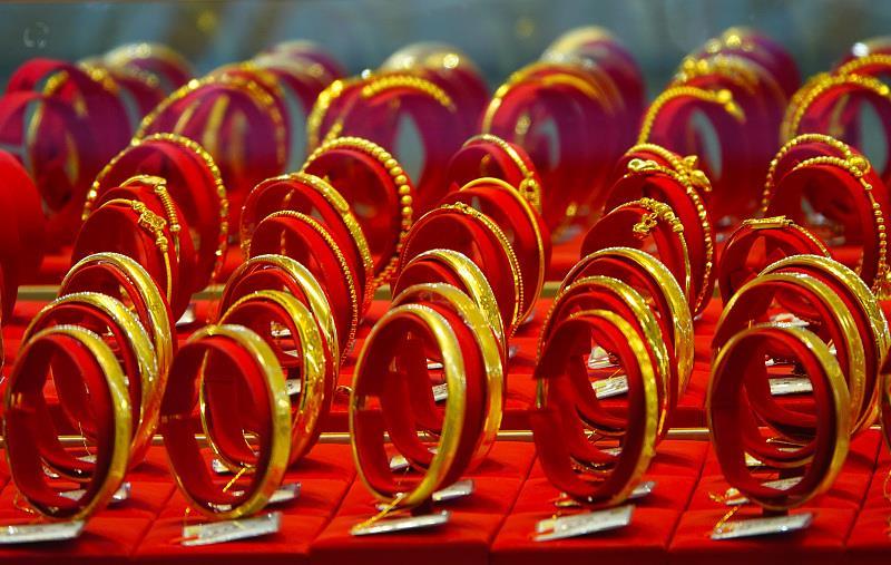 金价再次飙升，“黄金热”还能持续多久？_央广网
