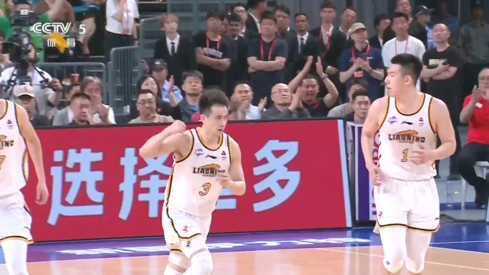 队史首次三连冠！辽宁横扫新疆夺得CBA总冠军_央广网