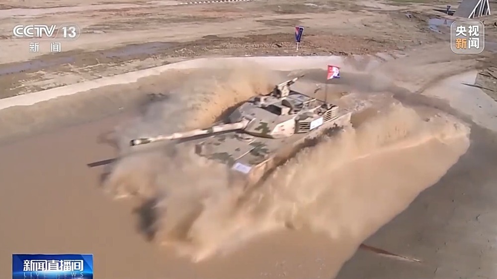 可防御也可进攻侦察中国VT4A1主战坦克升级版亮相航展_央广网