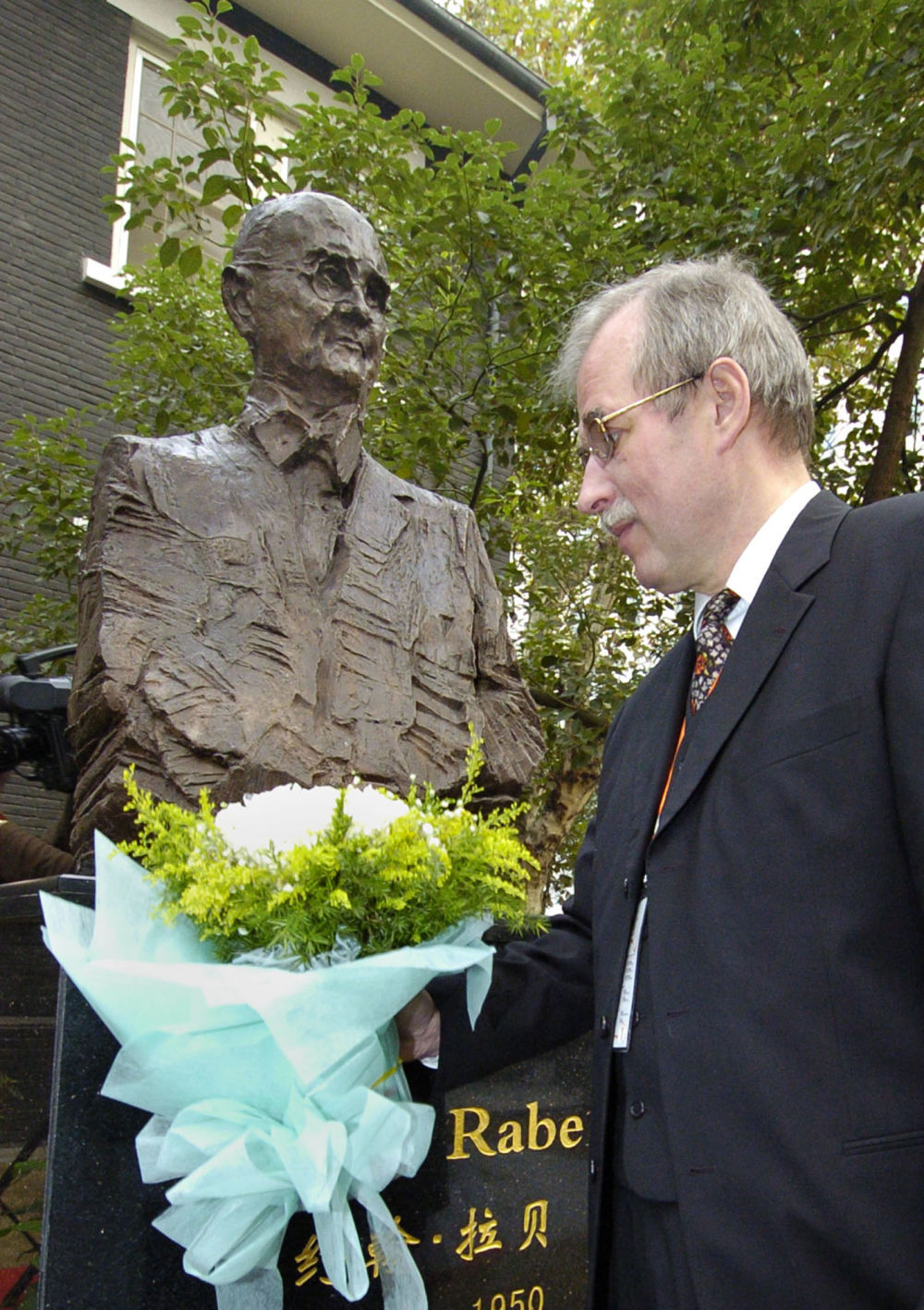 新华全媒＋丨奋进是对历史最好的铭记——写在国家公祭日设立十周年之际_央广网